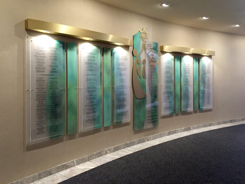 Lighted Displays – Partners in Recognition